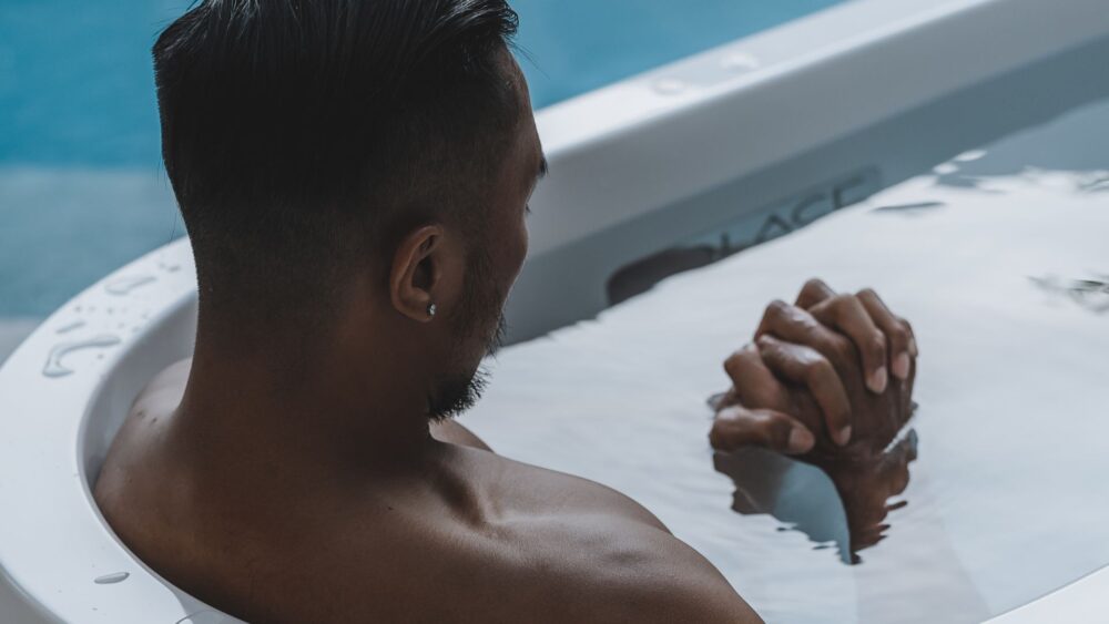 How Solace Ice Baths Build Resilience and Mental Toughness - Sun Stream ...